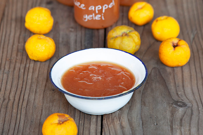 Recept voor kweeappelgelei met geleisuiker.