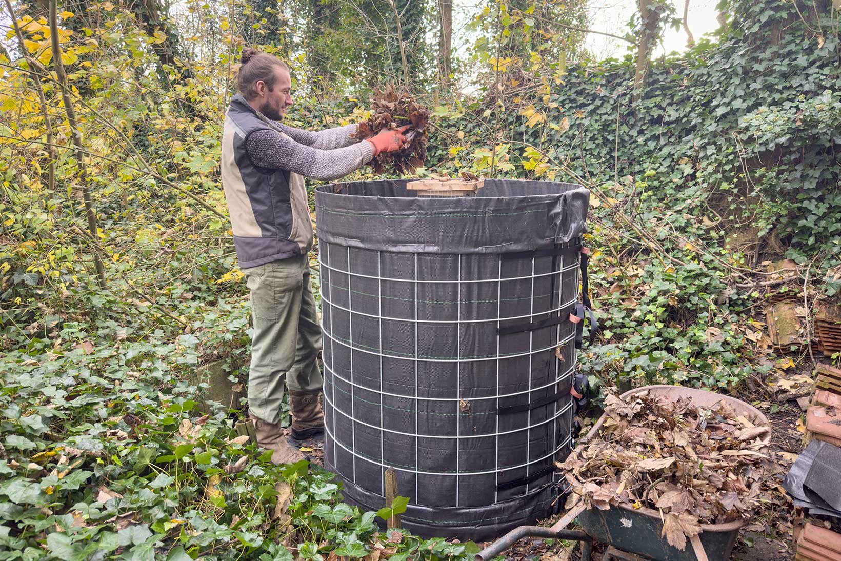 Slim blad composteren met zelfgemaakte compostring - Landleven